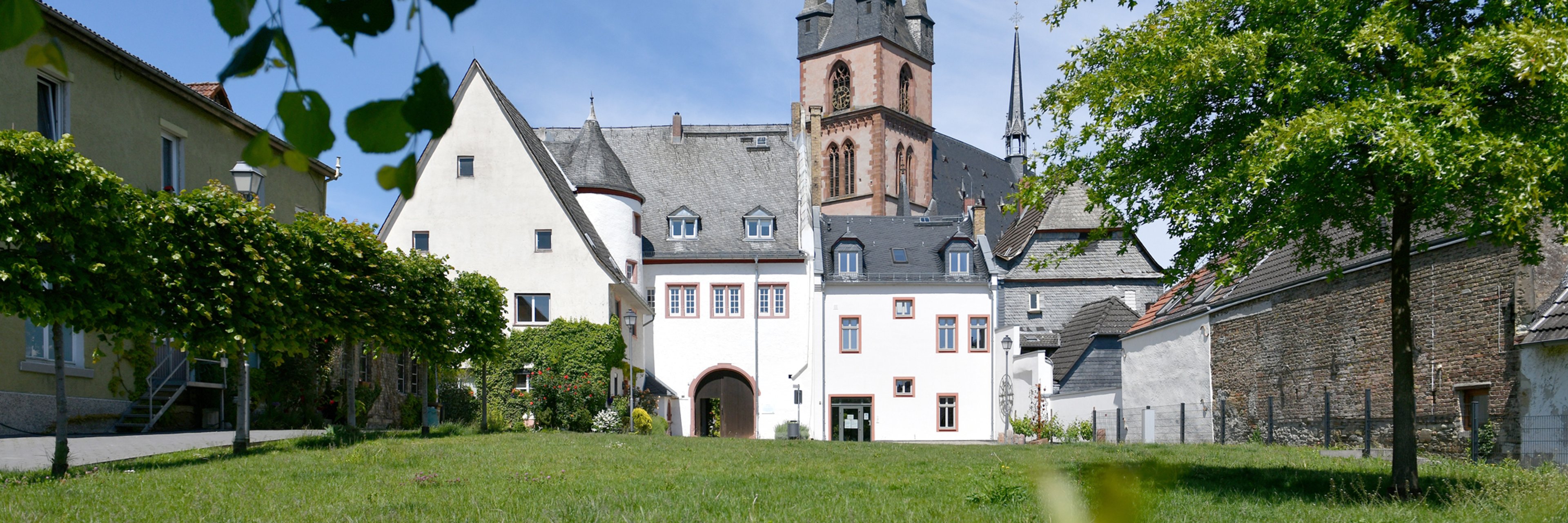 Rheingauer Winzer setzen Zeichen der Solidarität: St.-Urban-Spende 2025 im Kreis verteilt ...