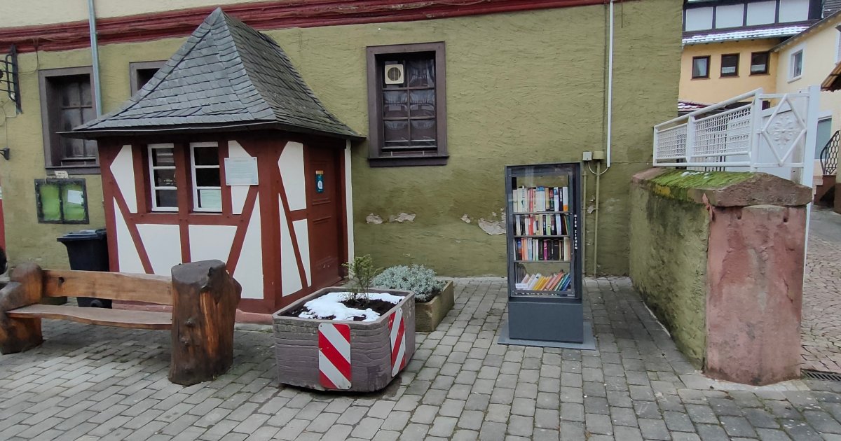 Erster öffentlicher Bücherschrank in Kiedrich | Gemeinde Kiedrich
